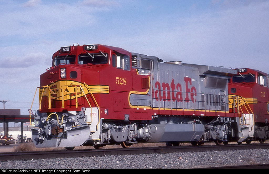 ATSF 528--B40-8W